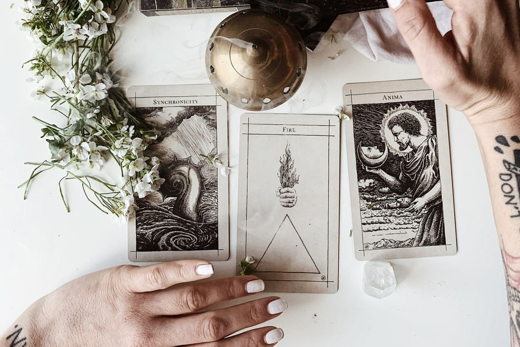 9 Best Tarot Decks and Oracle Decks 2022 | Horoscope.com